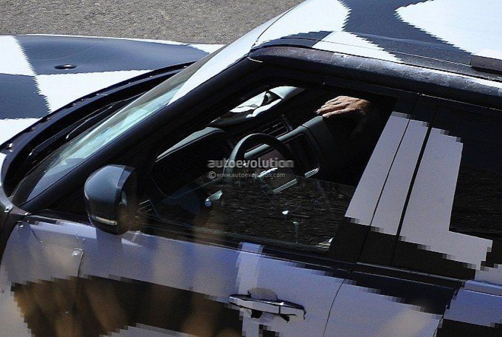 Фотошпионы сняли интерьер нового Range Rover. Шпигунські фото автомобілів