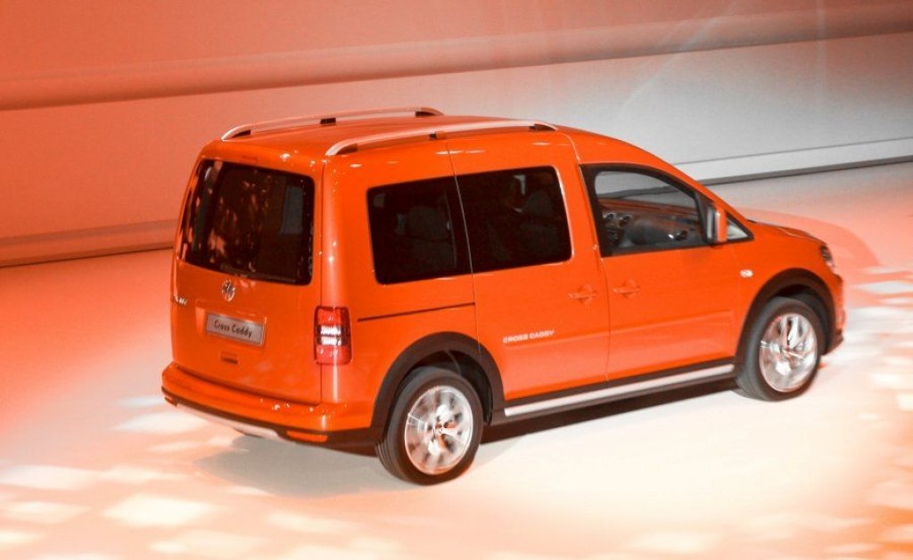 Volkswagen Cross Caddy. «Каблук» для гравия. Автодебюти та презентації ...