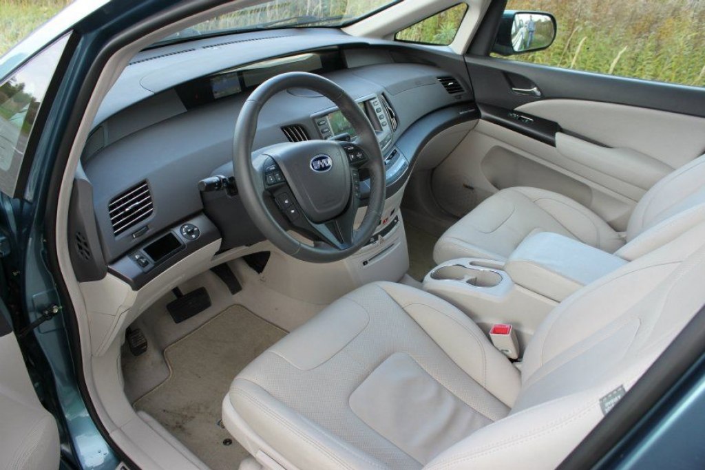 Мини-тест новинок BYD - e6 и G6. Новинки світового авторинку