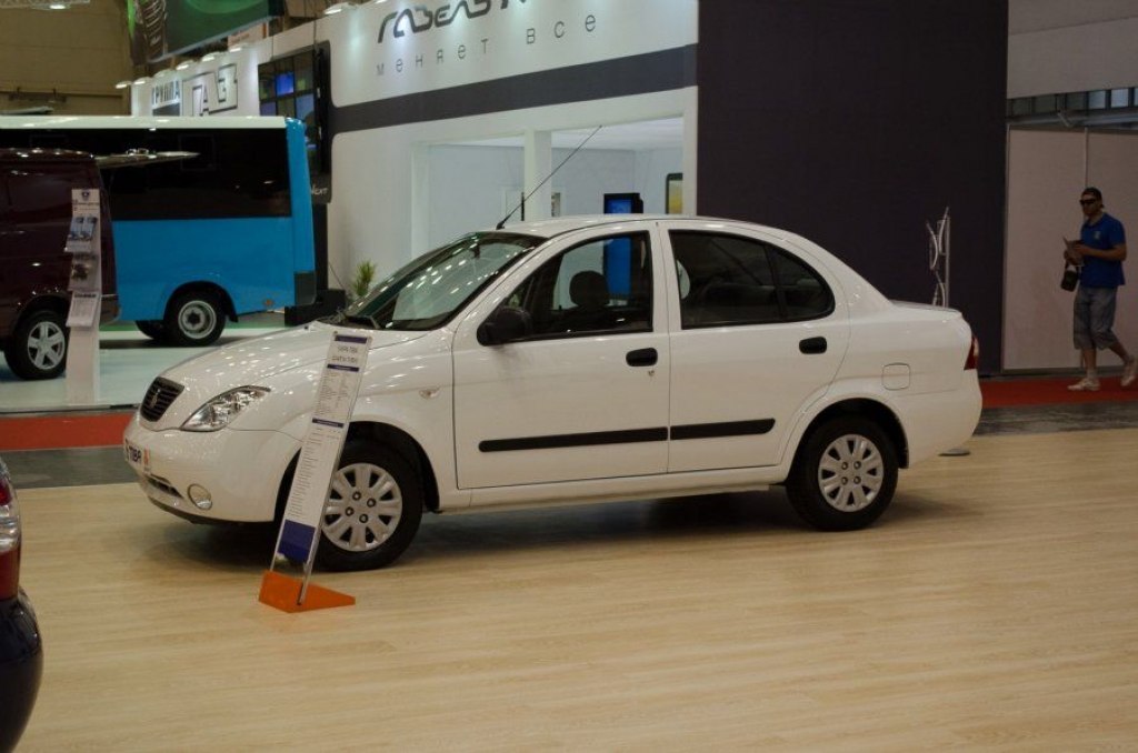 SIA’2013. Стенды иранских Saipa и Iran Khodro. Автодебюти та ...