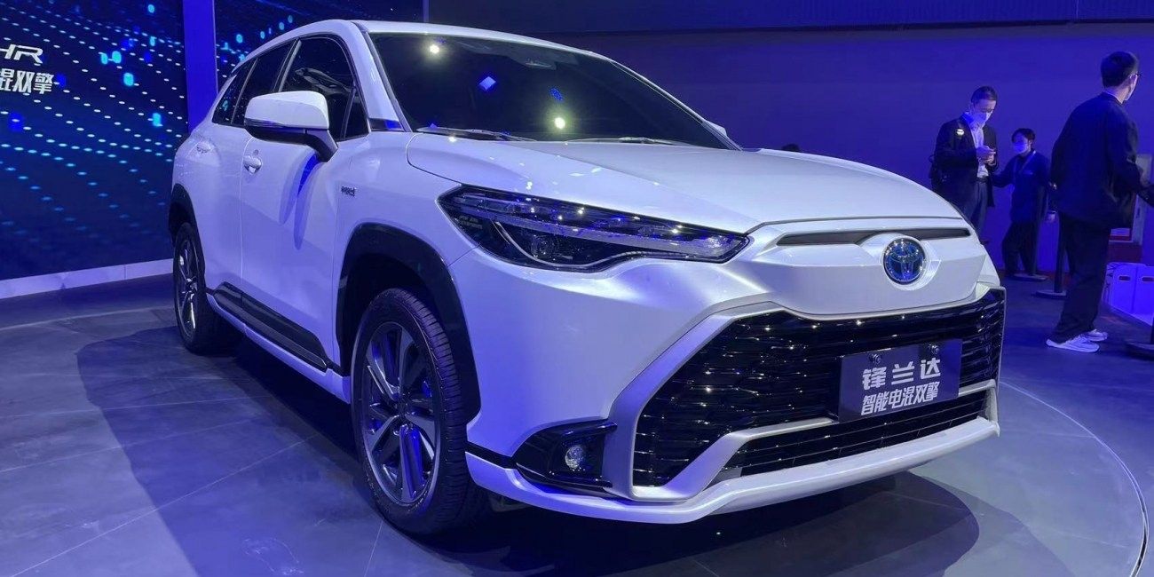 Представлено кросовер Toyota Frontlander із гібридною силовою ...