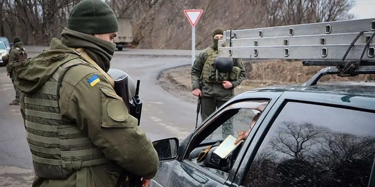 Військові поліцейські перевірятимуть документи у водіїв Автомобільні закони України та інших країн